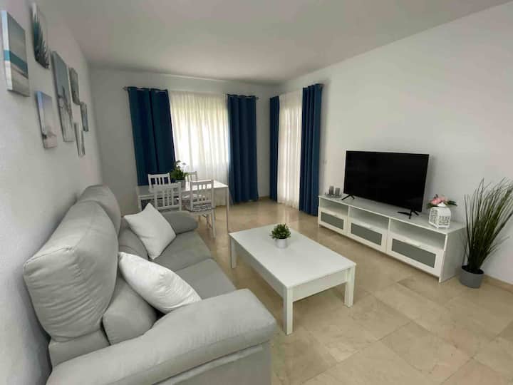 Precioso Apartamento Con Piscina En El Puerto. - Estepona