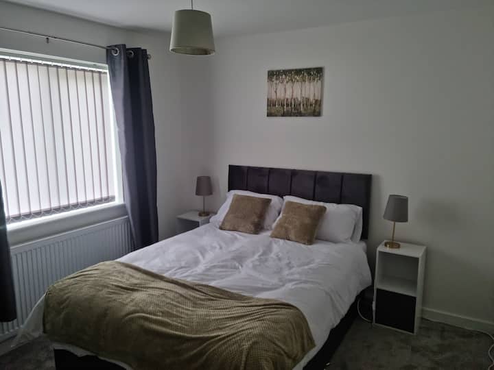 5 Bedroom House - Cheshire Oaks - Cheshire
