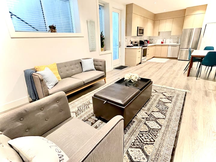 Spacious 1 Bedroom Suite -Pemberton Heights, N.van - West Vancouver