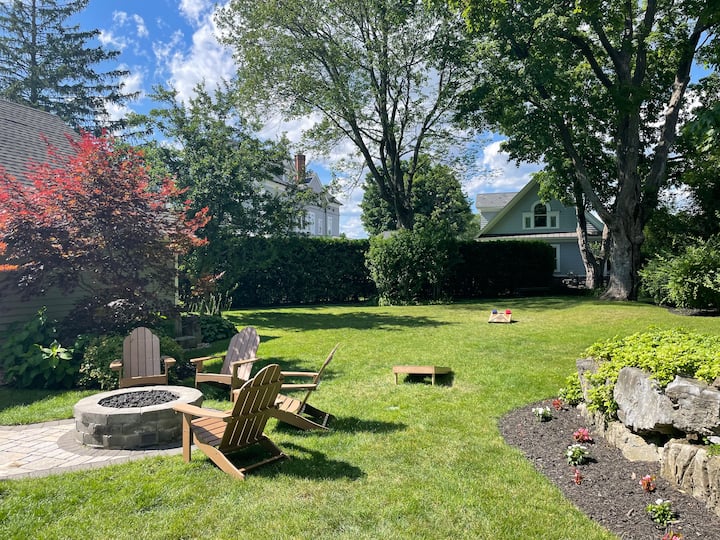 Modern Home, Steps From Downtown Saratoga - Saratoga Springs, NY