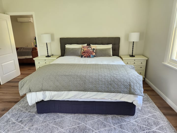 Farmstay Peppercorn Cottage. - Bannockburn, Australia