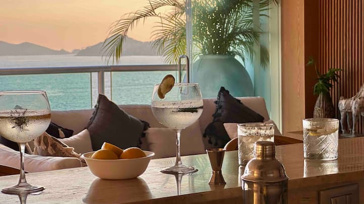 Luxury Beachfront Apartment - Santa Lucia Bay - Acapulco