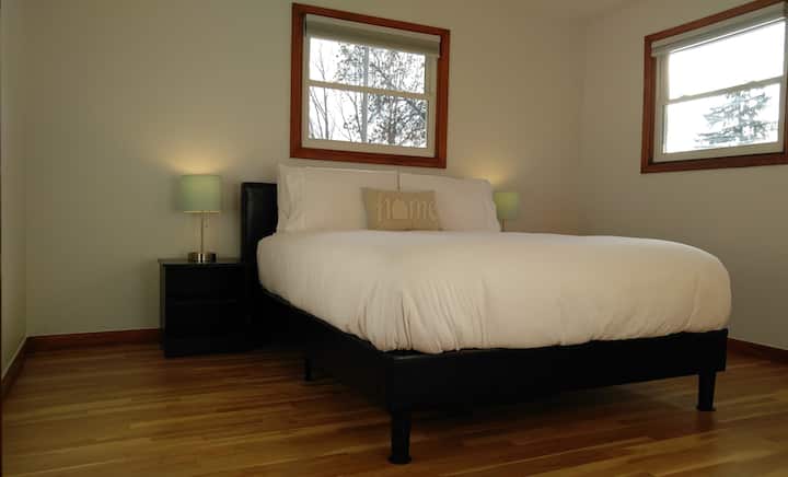 Perfect Long Term Rental!!! Gorgeous 1 Bed Home - Bismarck, ND