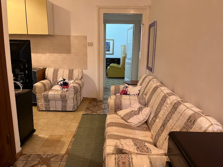 Multi Cultural Neighbourhood, Cute Apartment - 