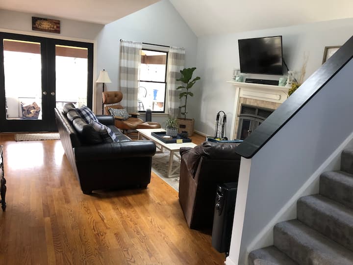 Annapolis-4 Bed 3 Bath, 2 Blocks From Stadium. - Annapolis, MD