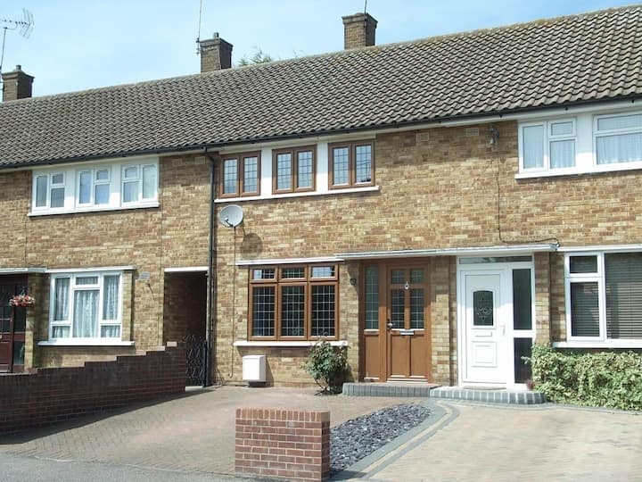 Clean, Tidy, Double Bedroom. - Brentwood