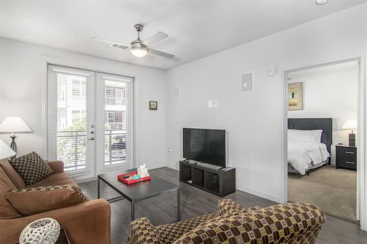 King Bed | Free Parking | Gym | Pool - Dallas, TX