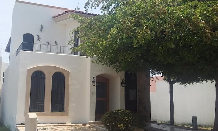 Casa Comoda En Area Residencial, Cerca De La Playa - Manzanillo