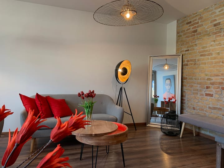 New Downtown Modern Apartment With Balcony - Budapest