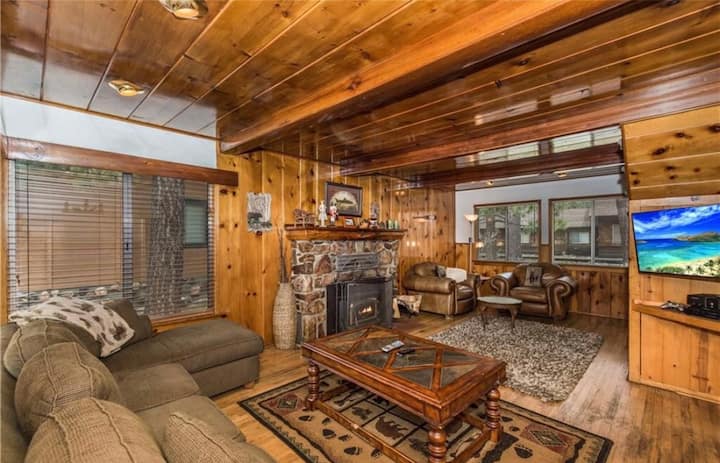 Home Away From Home - Fawnskin, CA