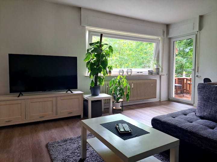Große Helle Wohnung Mit Balkon ( Blick Ins Grüne) - Frankfurt