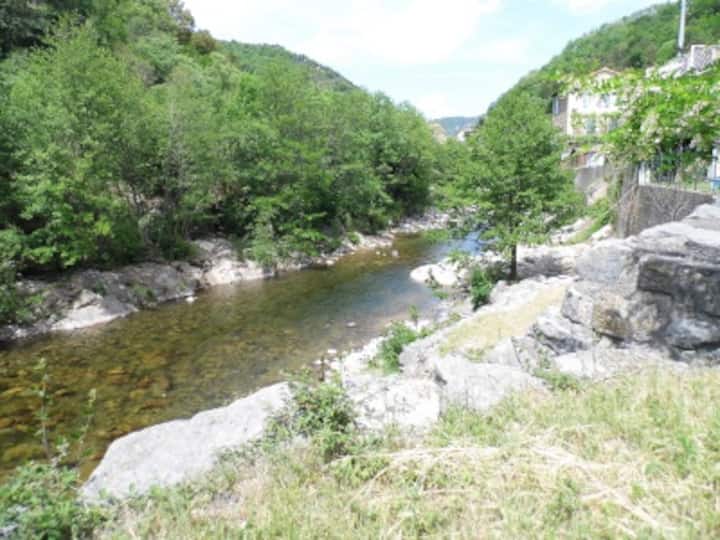 Les Pieds Dans L'eau - Vals-les-Bains
