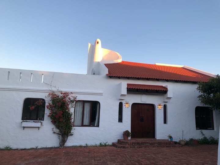 Angel’s Cottage; Magical, Private, Architectural - Saint Francis Bay