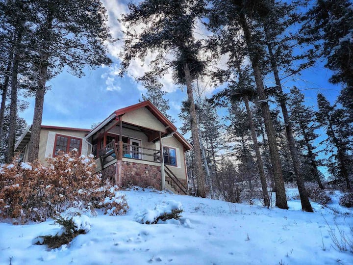 Classic Throwback Colorado Mountain Cabin - Colorado