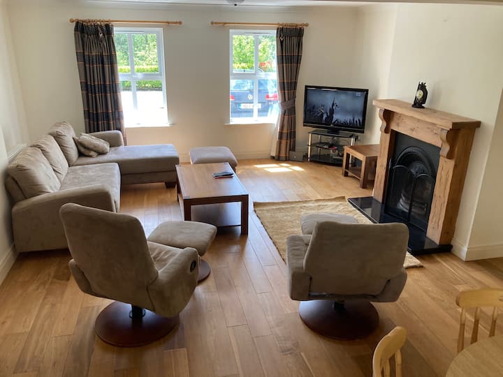 Fabulous Home Just A Short Walk To Town Centre - Kenmare