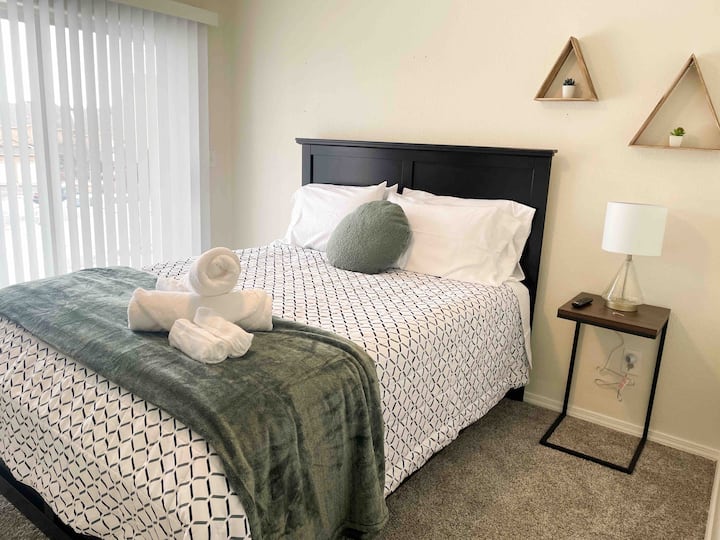 Cheerful 3bd/2.5 Bath Home In Springs - Black Forest, CO