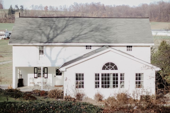 Camargo Inn - Winter Retreat - Strasburg, PA