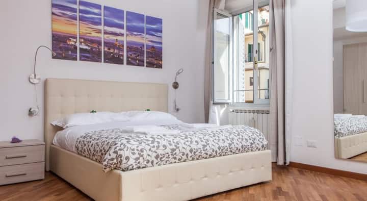 Trelune Matrimoniale Con Balcone In Centro Firenze - Florencia