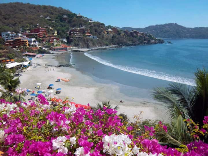 Beach Front Room 2 Beds Ac Kitchen - Zihuatanejo