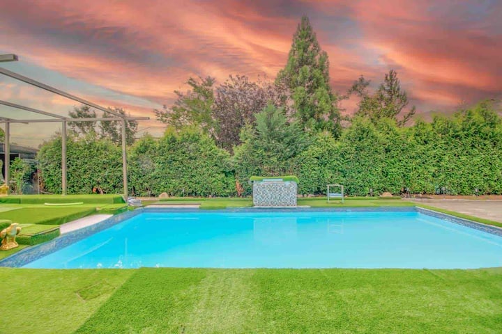 Luxury 5 Bedroom Design Estate In Queens, Nyc - A World Behind The Gates - New York City