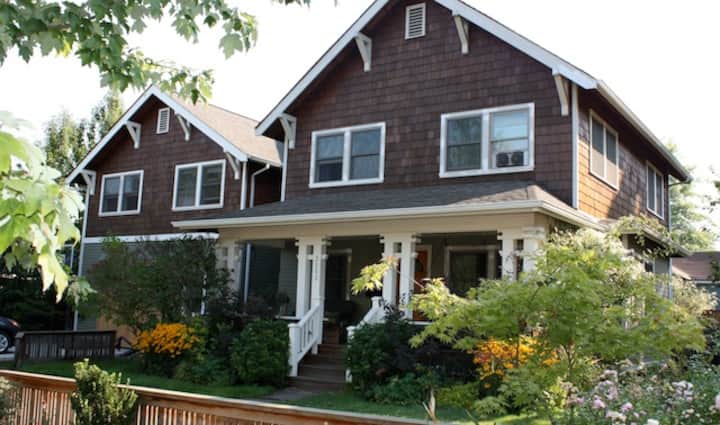 Beautiful University Home - Walk To Hayward Field - Eugene, OR