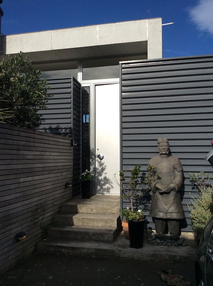 Stunning Contemporary Town House, Close To Buses. - Wellington