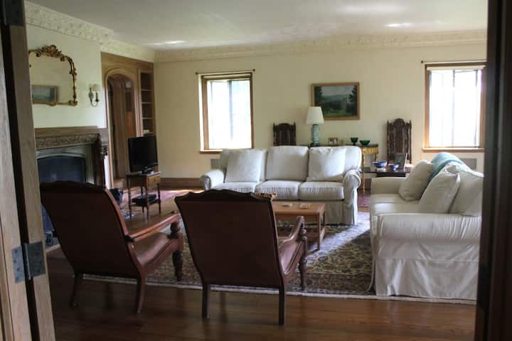 Large Country Home Close To Cornell Campus - Ithaca, NY
