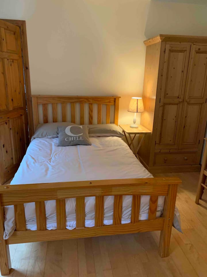 Triplet Room In Rural Area Sleeps 3/4 (Room Only) - Loughrea