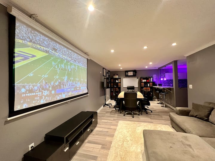 Walk To Tiger Stadium & Sleeps 10 - Baton Rouge, LA