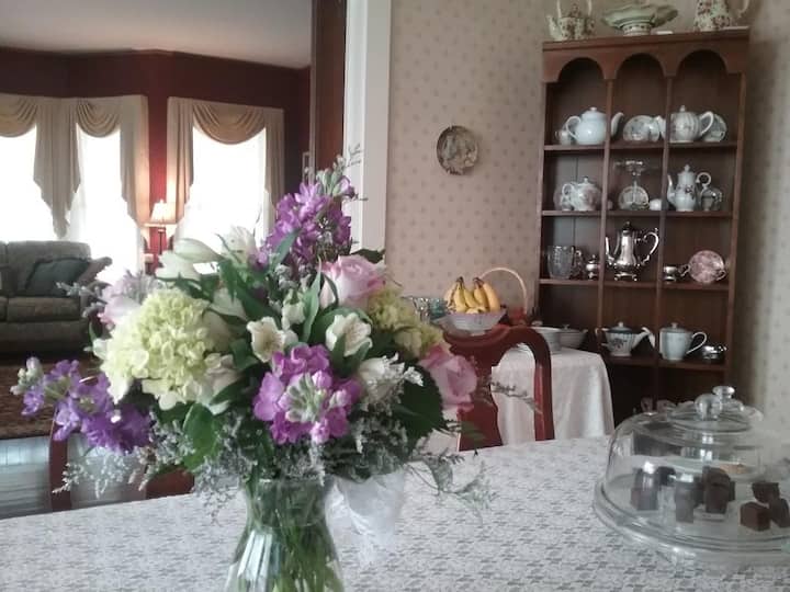 Candlelite Inn Bed & Breakfast Of Ludington - Ludington, MI