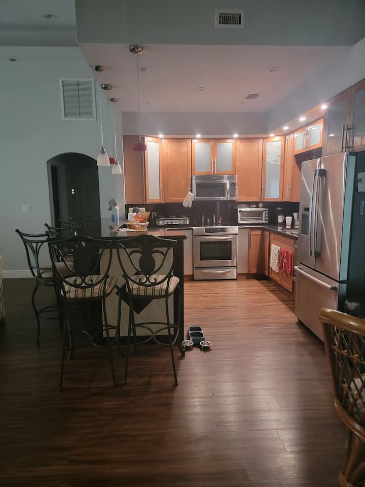 Private Room In Home 15 Min From Beaches - Fort Myers, FL