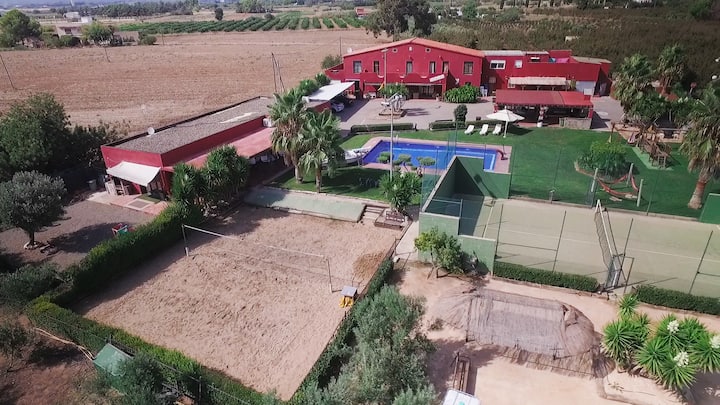 Villa De Dos Casas Con Pádel Y Piscina - Cambrils