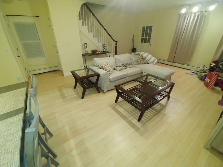 Beautiful Quiet Room With Tons Of Natural Light - Highland, NY