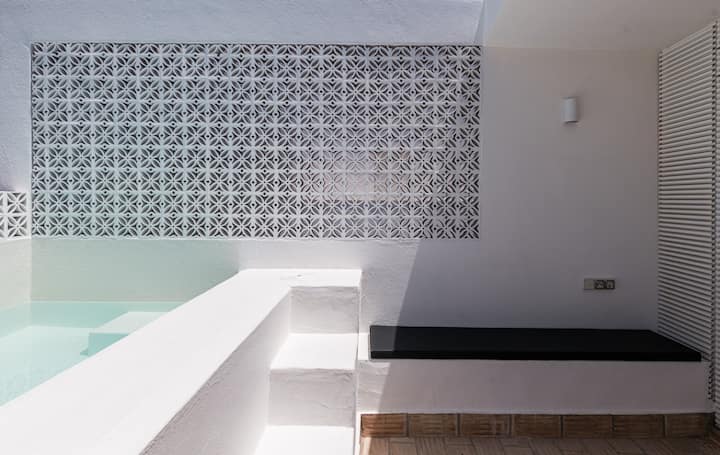 Canal House, Rooftop Pool In The Historical Center - Lagos