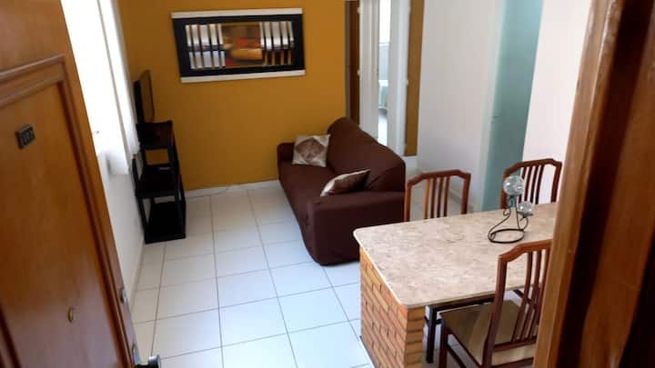 Grande Apartamento Bairro Nobre Garagem Privativa - Belo Horizonte
