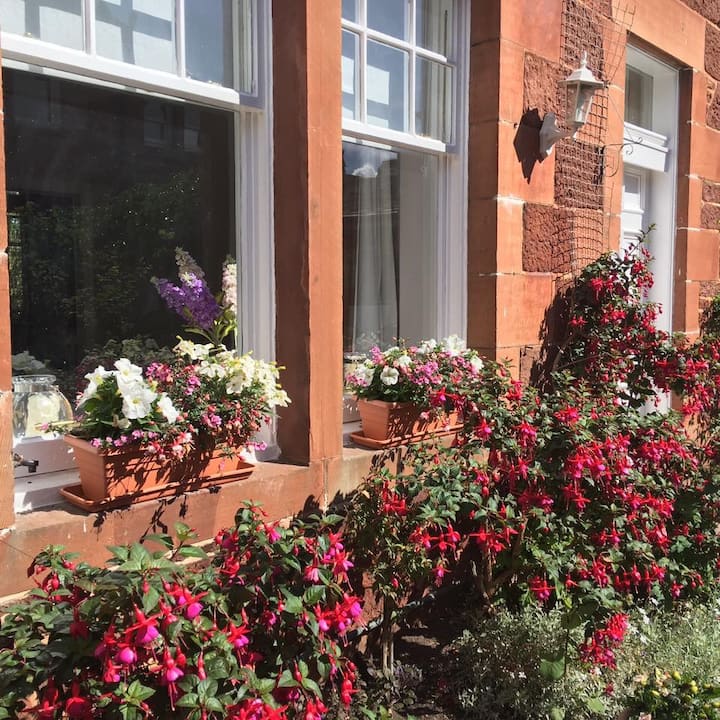 North Berwick Cottage Close To Beach & High Street -