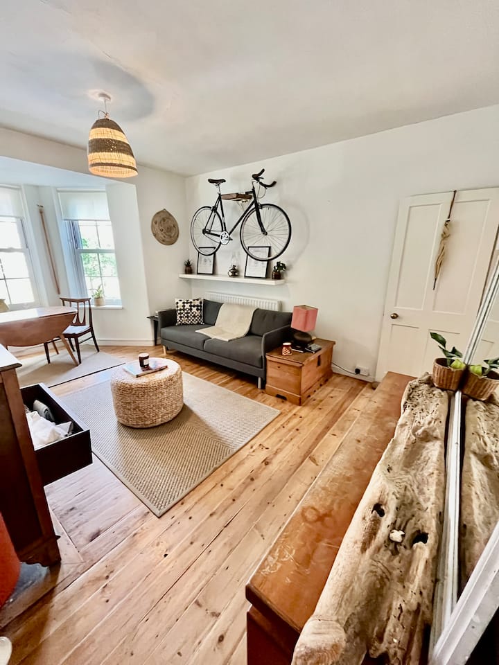 The Vintage ( Community Project ) - Bermondsey - London