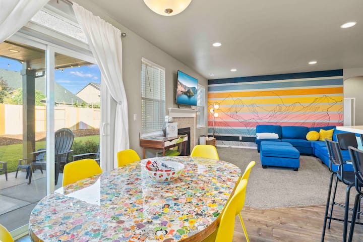 Top Comfort! King Bed, Pets Ok, Firepit & Wifi - Medford, OR