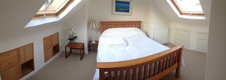 5* Rated Light Double With Ensuite Bathroom - Bath