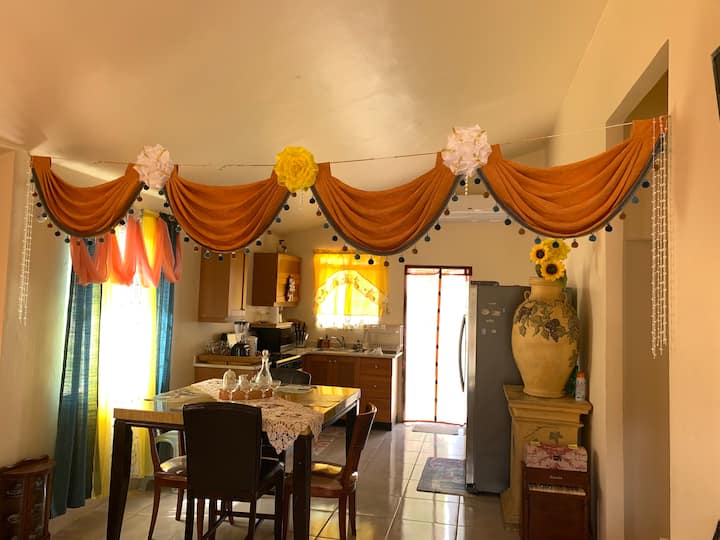 Enjoy Fully Equipped 2 Br House In Mobay - Bahía Montego