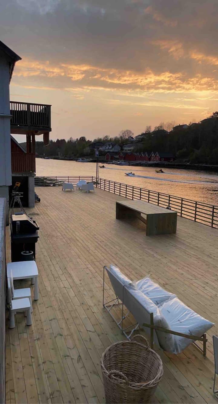 Idyllisk Villa Med Privat Brygge Og Naust. - Ålesund