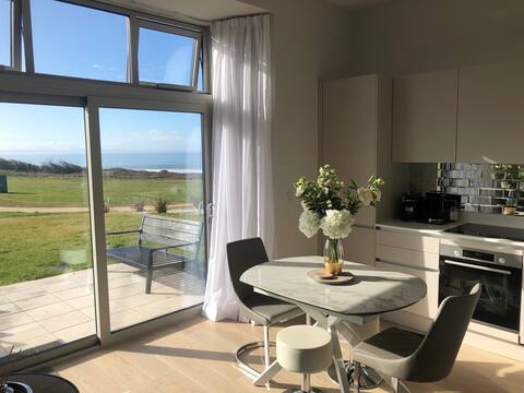 Porthcawl Holiday Rentals & Homes - Wales, United Kingdom | Airbnb