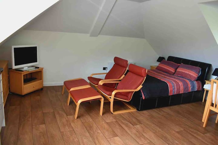 Studio Apartment With Breathtaking Views - Maidstone