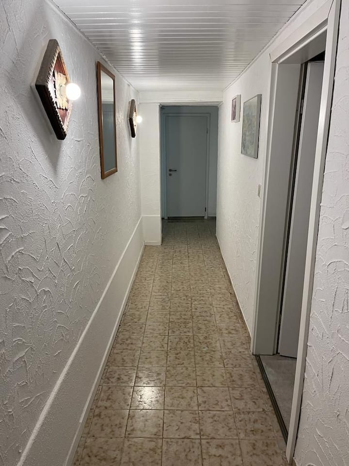 Souterrain Wohnung Dus Flughafen - Ratingen