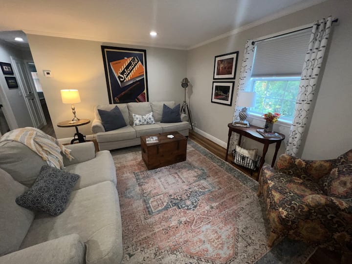 Honeycomb Hideout | Location, Clean & Cozy! - Laurel, MS