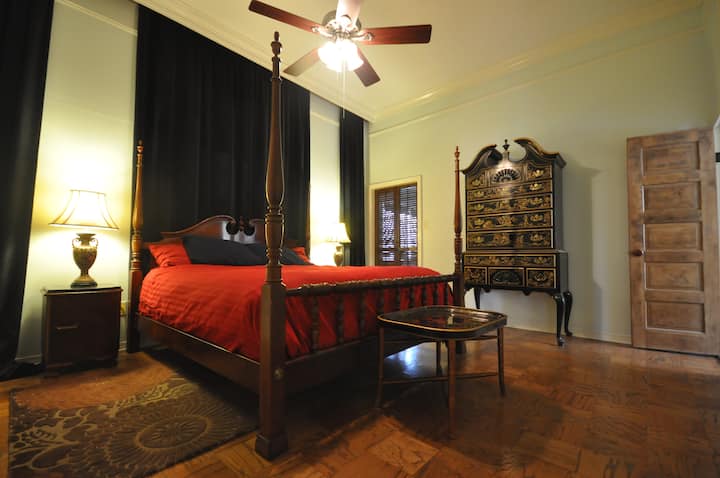 Like The French Quarter - But Better! - New Orleans, LA