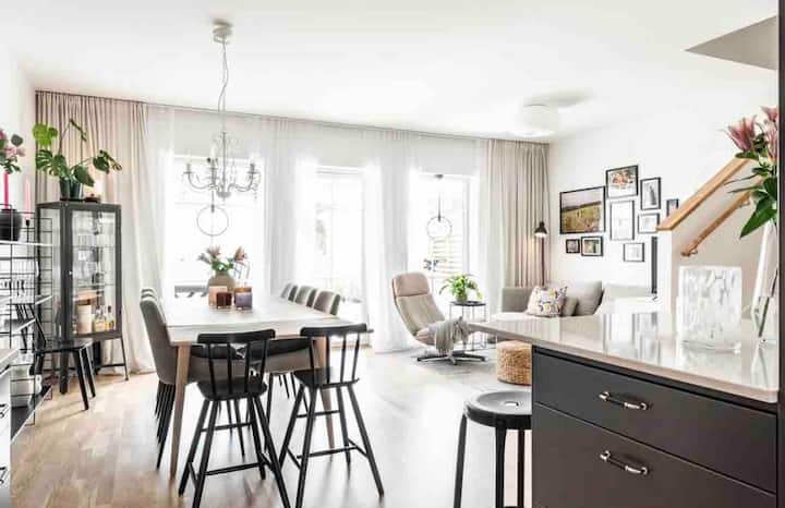 Nytt Modernt Radhus I ÖStersund Med 7-10 Bäddar! - Östersund