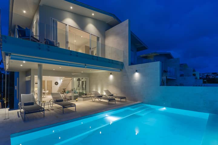 Luxury Brand New Sunset 3br Villa W/beach Access - Koh Samui