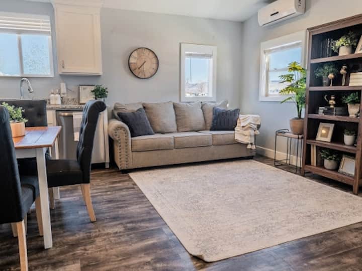 Farmhouse Flat W/ Private Hot Tub - Utah