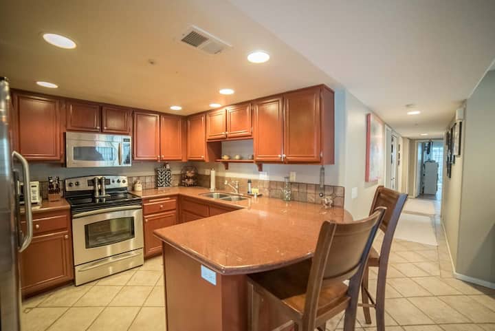 Swanky Uptown/downtown Condo - San Diego, CA